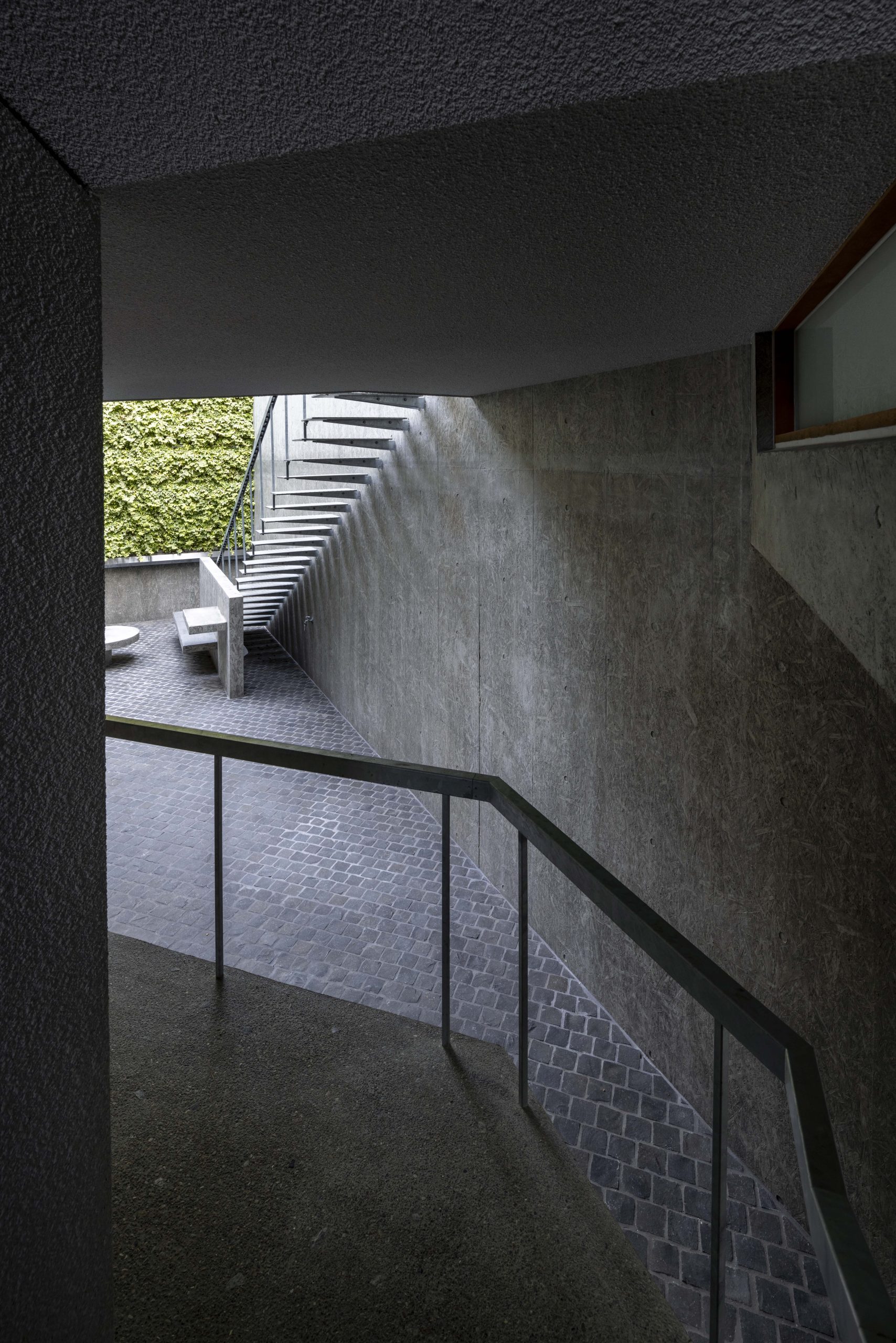 HOUSE OF PATH AND WALL – FARO DESIGN