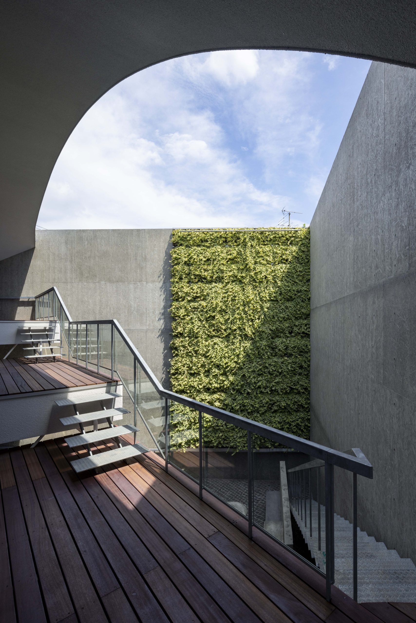 HOUSE OF PATH AND WALL – FARO DESIGN